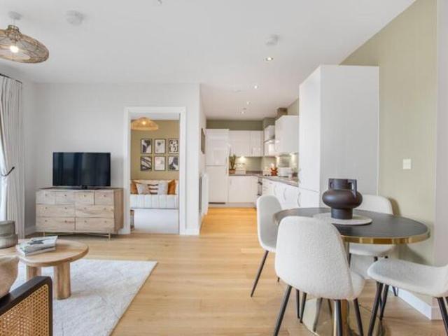For Sale 2 Bedroom Shared Living/roommate Barking Essex Greater London DS98834548