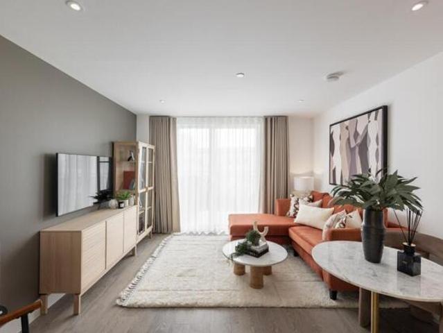 For Sale 2 Bedroom Shared Living/roommate Bath Somerset DLS101677722