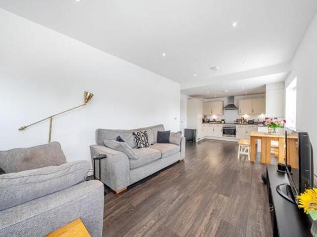 For Sale 2 Bedroom Shared Living/roommate Beckenham Greater London DS100158500