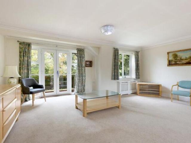 For Sale 2 Bedroom Shared Living/roommate Beaconsfield Buckinghamshire DLS101278191