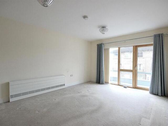 For Sale 2 Bedroom Shared Living/roommate Bedford Bedford Borough DS98718109
