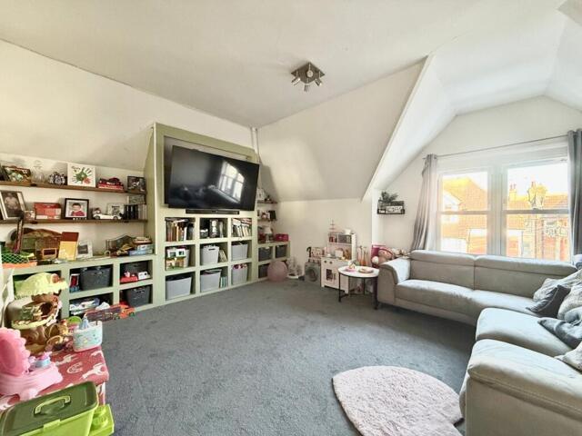 For Sale 2 Bedroom Shared Living/roommate Bexhill East Sussex DLS101025335