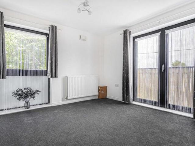 For Sale 2 Bedroom Shared Living/roommate Bicester Oxfordshire DS98718407