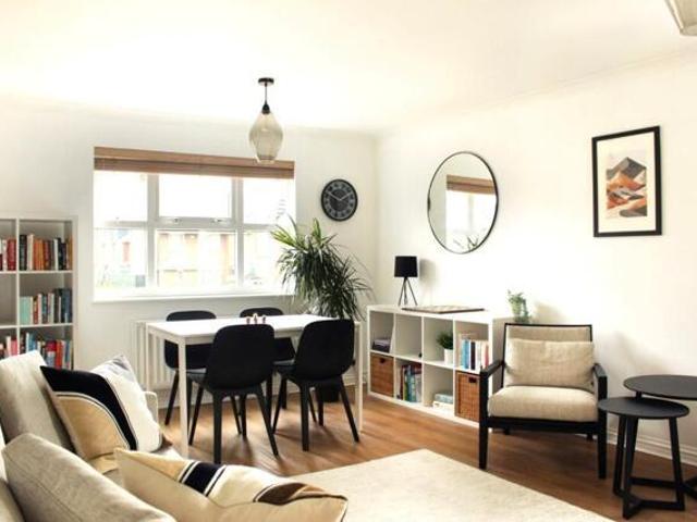 For Sale 2 Bedroom Shared Living/roommate Billericay Essex DLS99840456