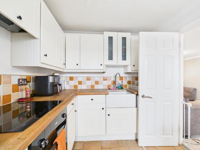 For Sale 2 Bedroom Shared Living/roommate Billericay Essex DLS99029216