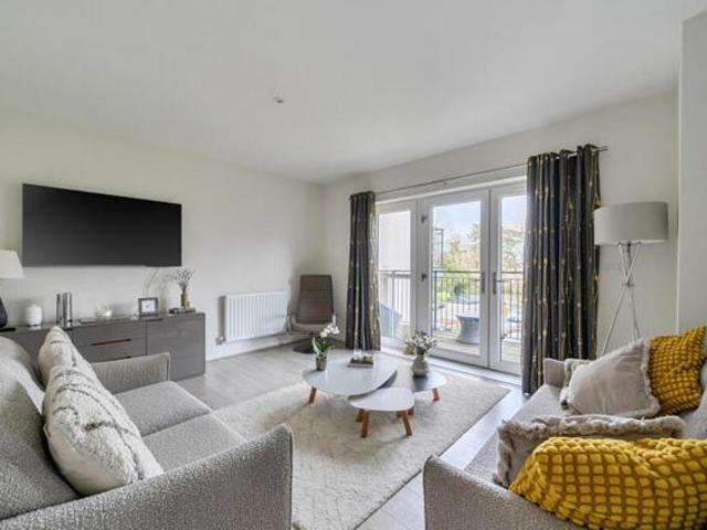 For Sale 2 Bedroom Shared Living/roommate Binfield Berkshire DLS101119452