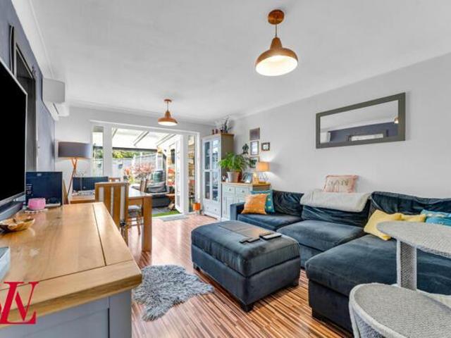 For Sale 2 Bedroom Shared Living/roommate Bishop's Stortford Essex DS100398544