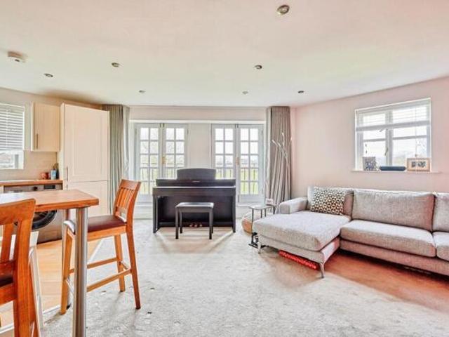 For Sale 2 Bedroom Shared Living/roommate Bishop's Stortford Hertfordshire DLS101675149