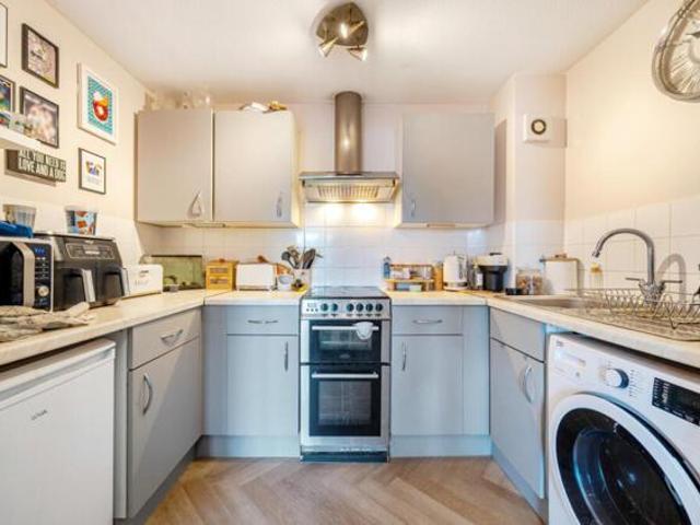 For Sale 2 Bedroom Shared Living/roommate Bishop's Stortford Hertfordshire DS101891926