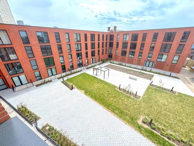 For Sale 2 Bedroom Shared Living/roommate Birmingham West Midlands DLS100917450