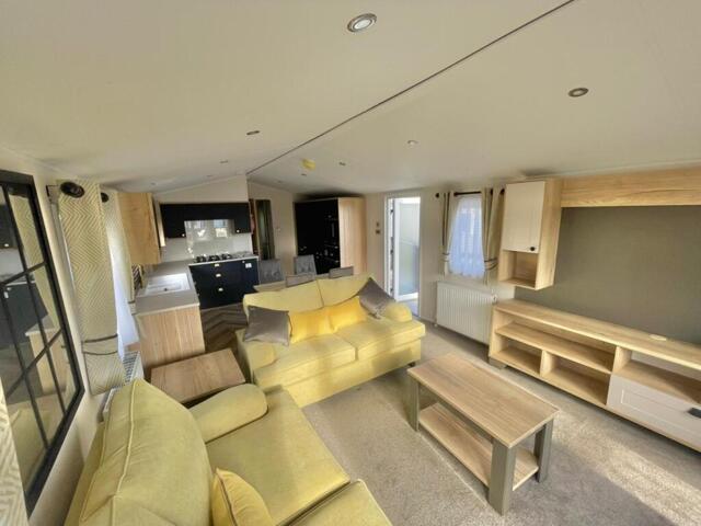 For Sale 2 Bedroom Shared Living/roommate Blackpool Blackpool DS101796859