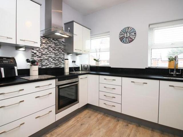 For Sale 2 Bedroom Shared Living/roommate Blackpool Lancashire DS100988123