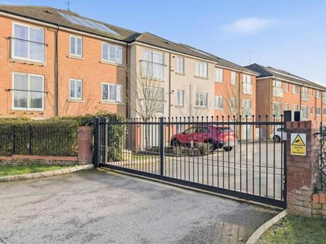 For Sale 2 Bedroom Shared Living/roommate Bletchley Milton Keynes DS101676717