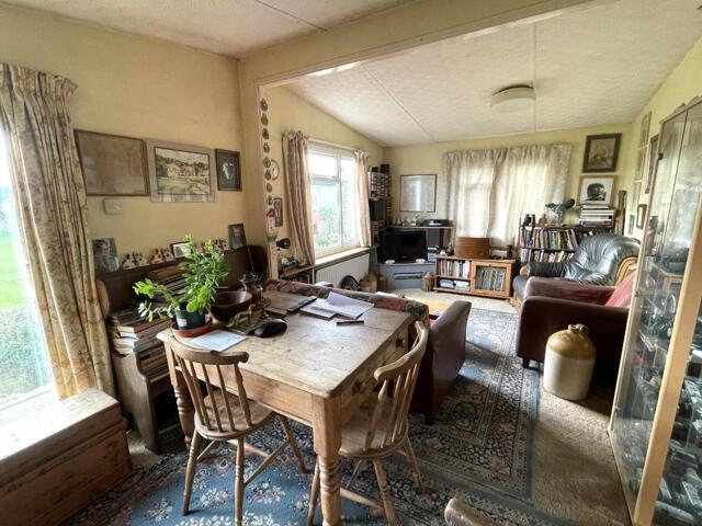 For Sale 2 Bedroom Shared Living/roommate Bognor Regis West Sussex DS101675530
