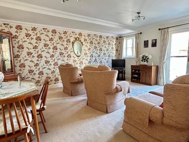 For Sale 2 Bedroom Shared Living/roommate Bournemouth Poole DS101100235