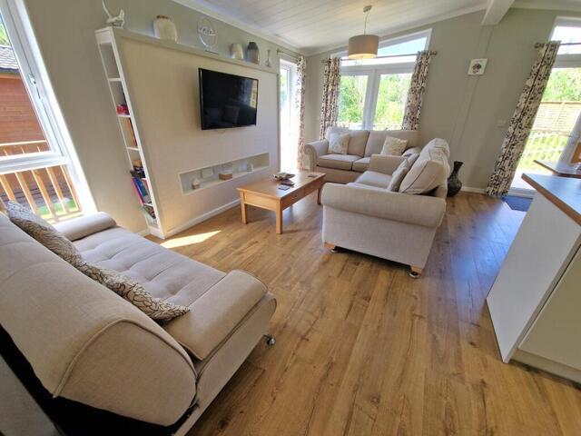 For Sale 2 Bedroom Shared Living/roommate Bovey Tracey Devon DS99688678