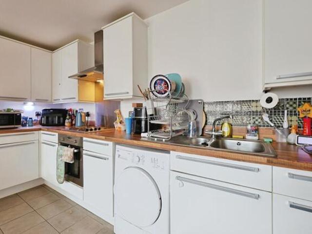 For Sale 2 Bedroom Shared Living/roommate Brentford Greater London DS100579023