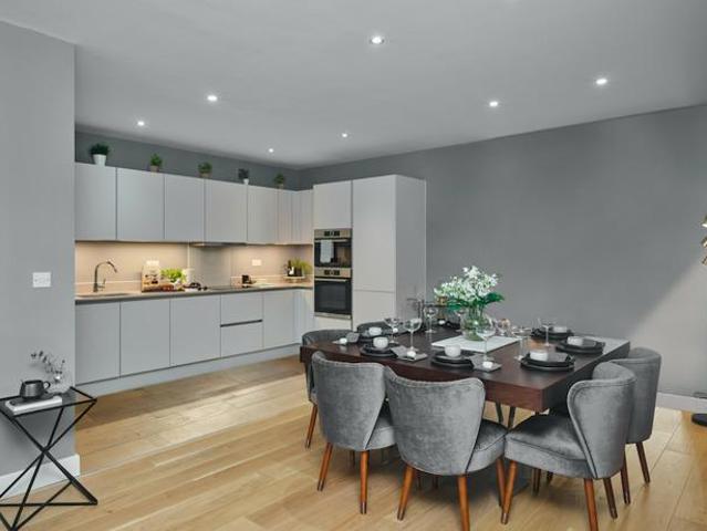For Sale 2 Bedroom Shared Living/roommate Brentford Greater London DS99315337