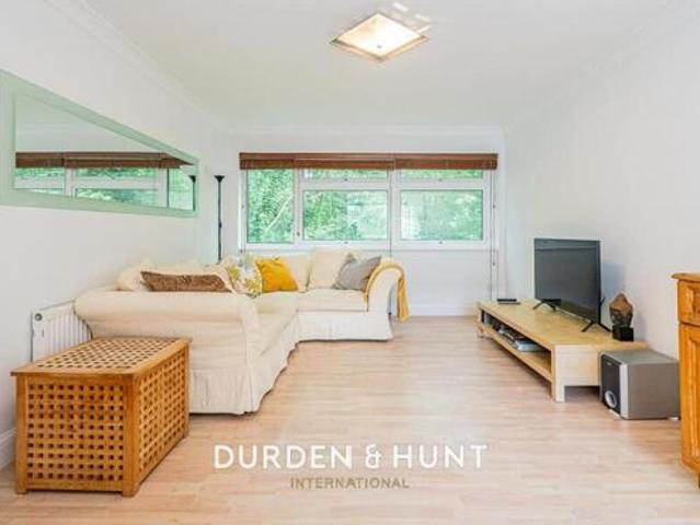 For Sale 2 Bedroom Shared Living/roommate Brentwood Essex DLS101675324