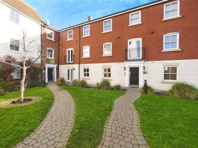 For Sale 2 Bedroom Shared Living/roommate Brentwood Essex DS99237121