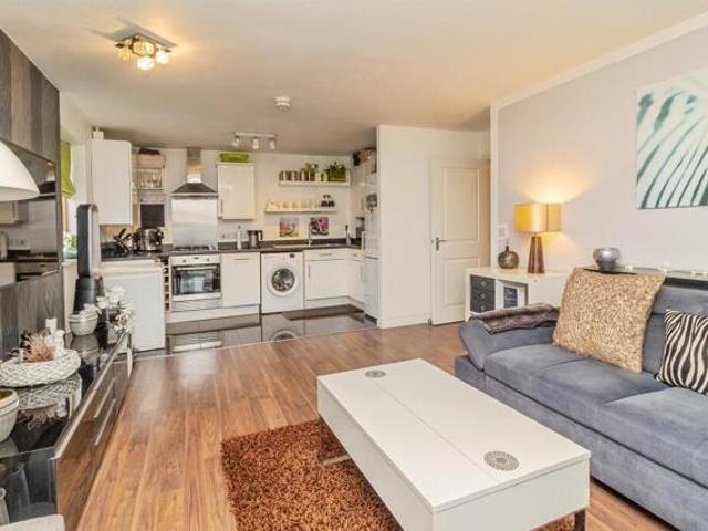 For Sale 2 Bedroom Shared Living/roommate Broughton Hampshire DS99344620