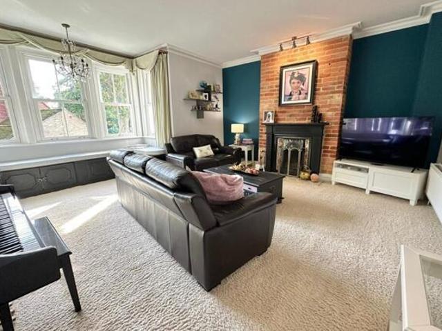 For Sale 2 Bedroom Shared Living/roommate Camberley Surrey DLS98503817