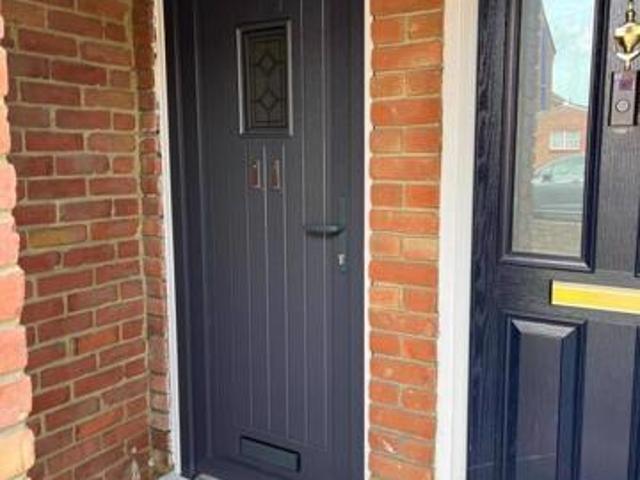 For Sale 2 Bedroom Shared Living/roommate Camberley Surrey DS98205271