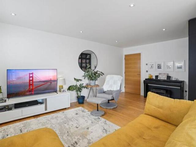 For Sale 2 Bedroom Shared Living/roommate Cambridge Cambridgeshire DLS101100041