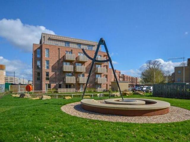 For Sale 2 Bedroom Shared Living/roommate Cambridge Cambridgeshire DS100263387
