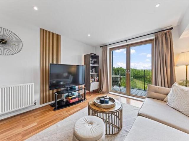 For Sale 2 Bedroom Shared Living/roommate Campbell Park Buckinghamshire DLS100366312