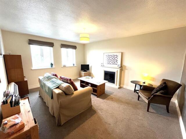 For Sale 2 Bedroom Shared Living/roommate Charmouth Dorset DS98503574