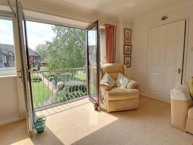 For Sale 2 Bedroom Shared Living/roommate Cheltenham Gloucestershire DLS99608115