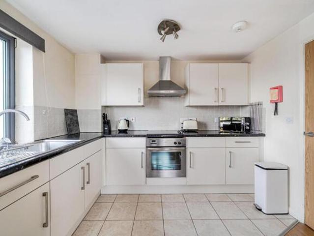 For Sale 2 Bedroom Shared Living/roommate Cheltenham Gloucestershire DS100426250
