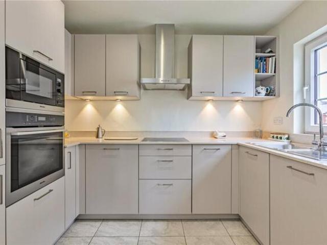 For Sale 2 Bedroom Shared Living/roommate Cheltenham Gloucestershire DS98062452