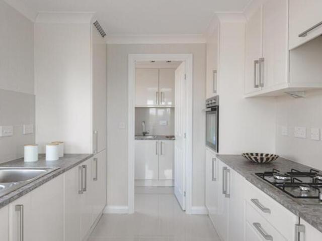 For Sale 2 Bedroom Shared Living/roommate Cheltenham Gloucestershire DS98205118