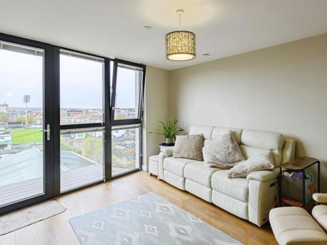 For Sale 2 Bedroom Shared Living/roommate Chelmsford Essex DLS99380987