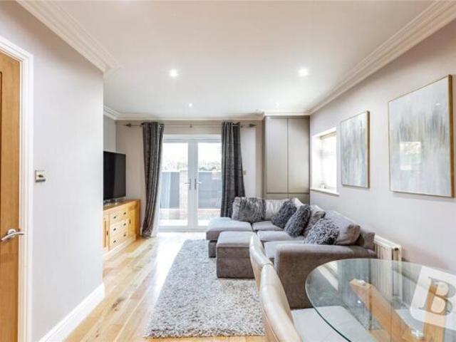 For Sale 2 Bedroom Shared Living/roommate Chelmsford Essex DS98834740