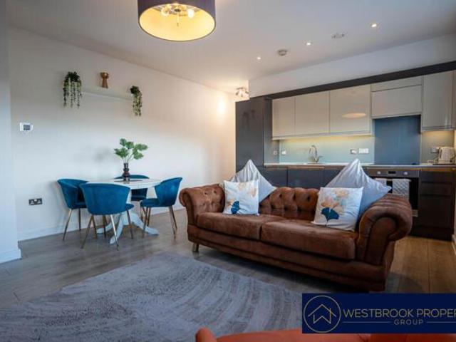 For Sale 2 Bedroom Shared Living/roommate Chelmsford Essex DS101060009