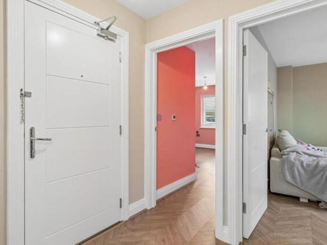 For Sale 2 Bedroom Shared Living/roommate Chesham Buckinghamshire DLS100456799