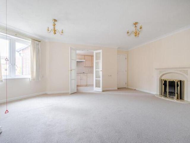 For Sale 2 Bedroom Shared Living/roommate Chichester West Sussex DLS99926368