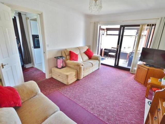 For Sale 2 Bedroom Shared Living/roommate Clacton On Sea Essex DS98800762