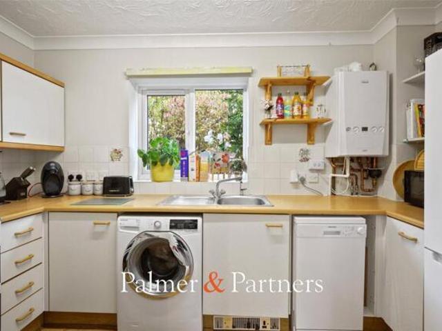 For Sale 2 Bedroom Shared Living/roommate Colchester Essex DS99092579