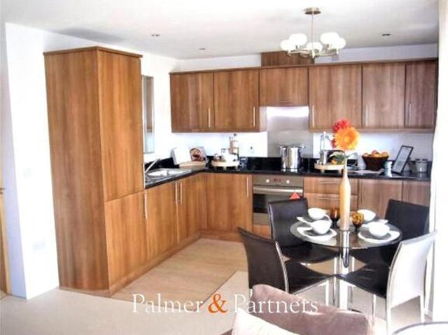 For Sale 2 Bedroom Shared Living/roommate Colchester Essex DS99895178