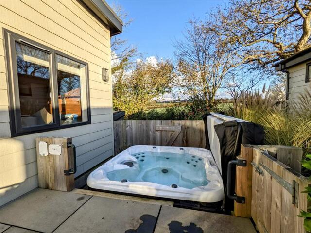 For Sale 2 Bedroom Shared Living/roommate Cornwell Cornwall DLS100786831