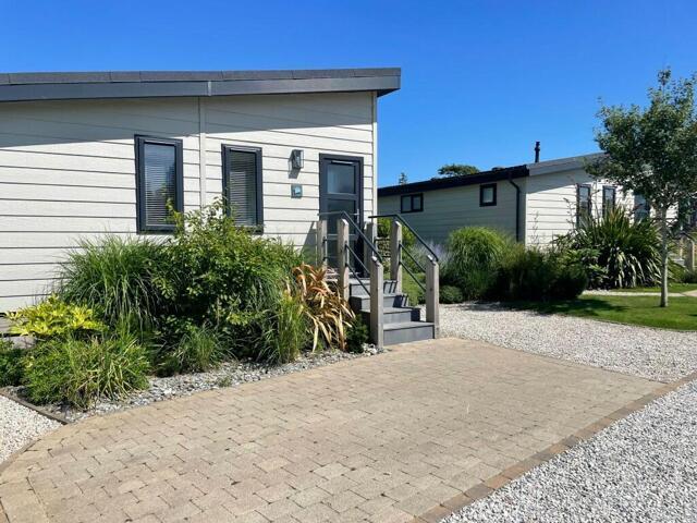For Sale 2 Bedroom Shared Living/roommate Cornwell Cornwall DS99092574