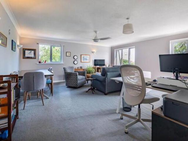 For Sale 2 Bedroom Shared Living/roommate Crowborough East Sussex DS98649331