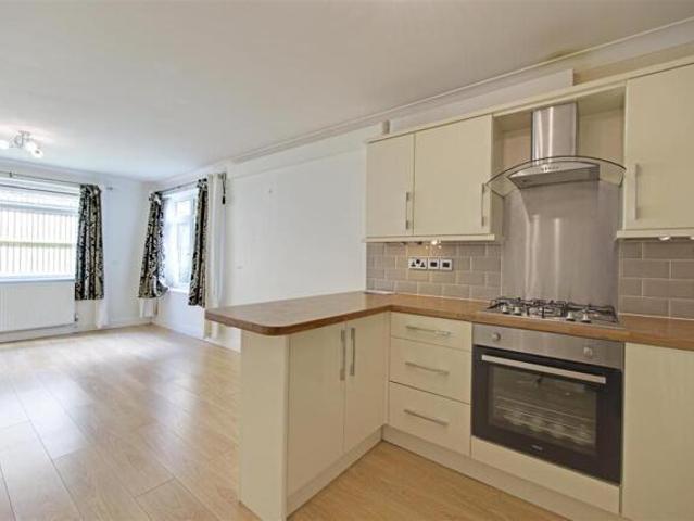 For Sale 2 Bedroom Shared Living/roommate Croydon Great London DS100541136