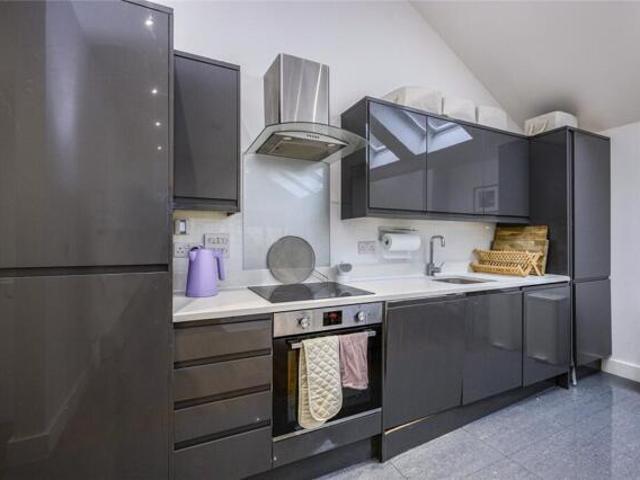 For Sale 2 Bedroom Shared Living/roommate Croydon Greater London DLS100579136