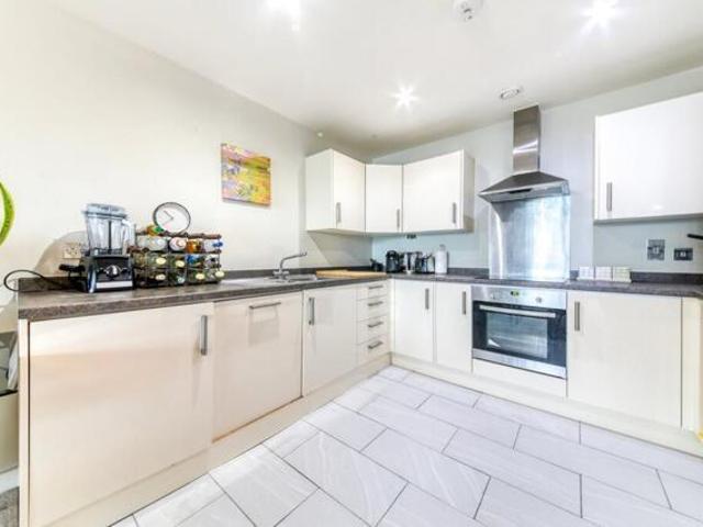 For Sale 2 Bedroom Shared Living/roommate Croydon Greater London DS98864444