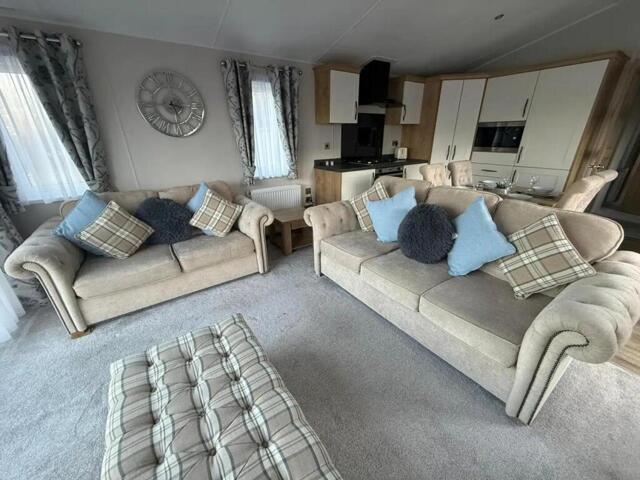 For Sale 2 Bedroom Shared Living/roommate Devon Devon DLS100456574